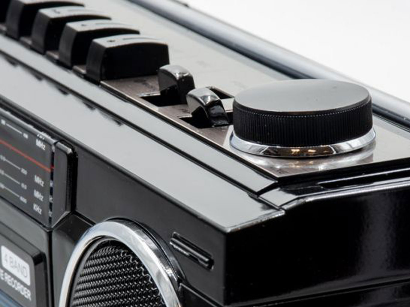 Retro Cassette Player with Bluetooth - I Love That Gadget