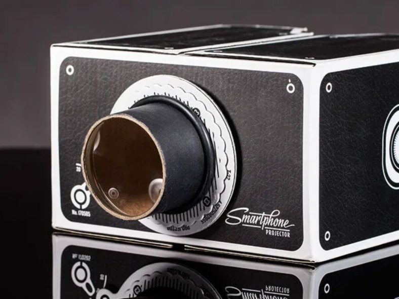 Smartphone Projector - I Love That Gadget