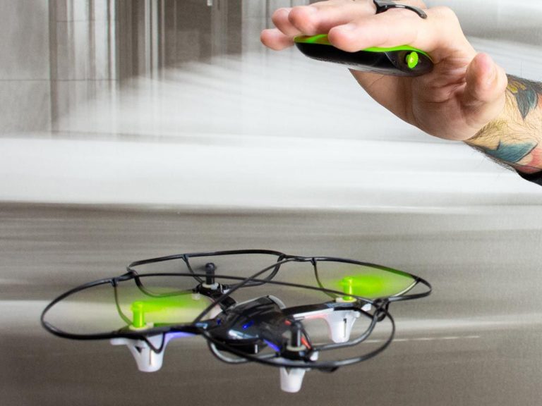 Green Motion Control Drone - I Love That Gadget
