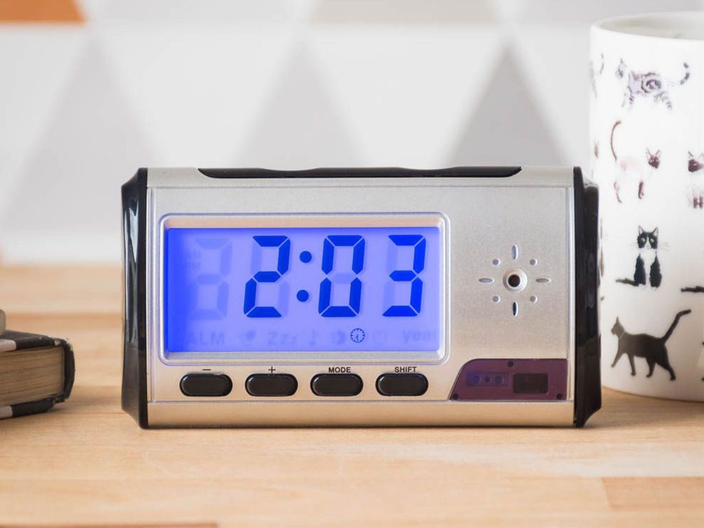 Covert Alarm Clock Camera - I Love That Gadget